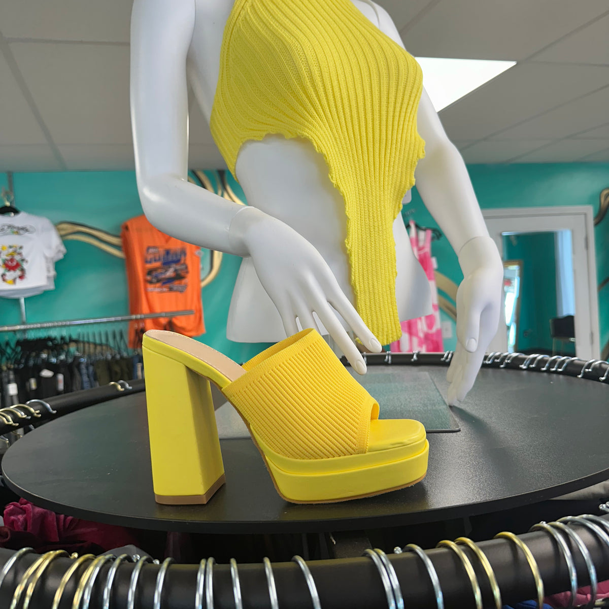 Yellow Mules – Dream House of Trinity